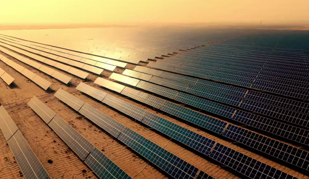 柳工908F光伏安装机：一键智能安装，开启光伏施工新纪元！_行业资讯_第一工程机械网